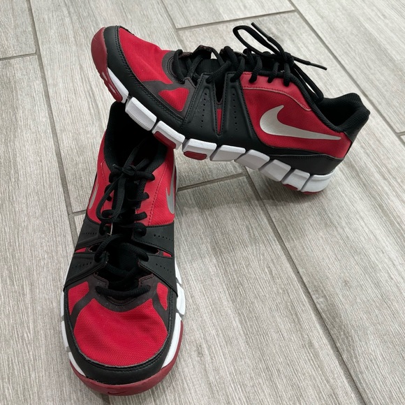 Nike | Shoes | Nike Red And Black Tennis Shoes | Poshmark